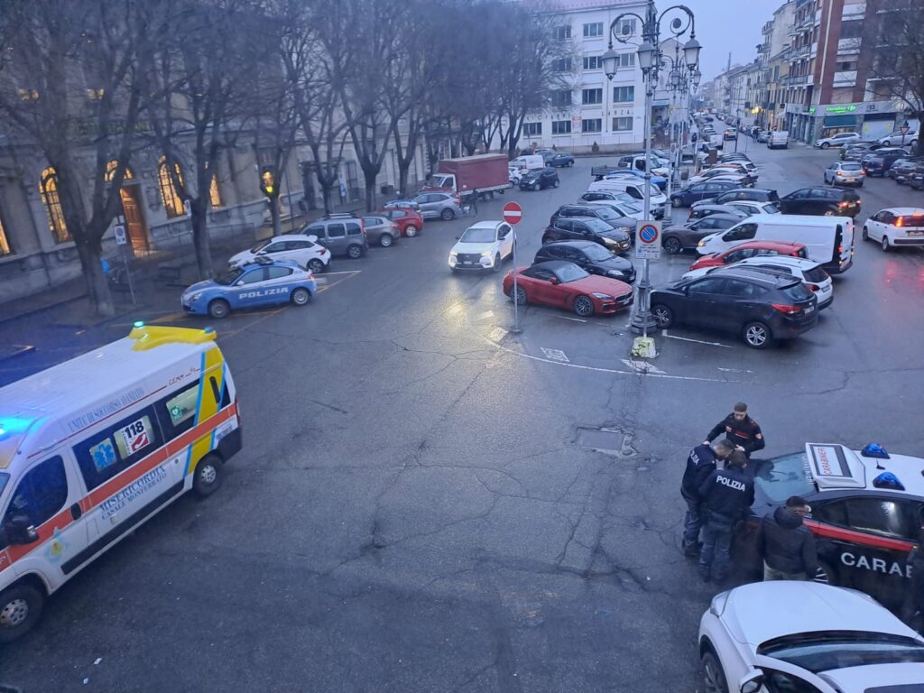 Casale, lite in piazza della Posta, arrivano le forze dell'ordine ...